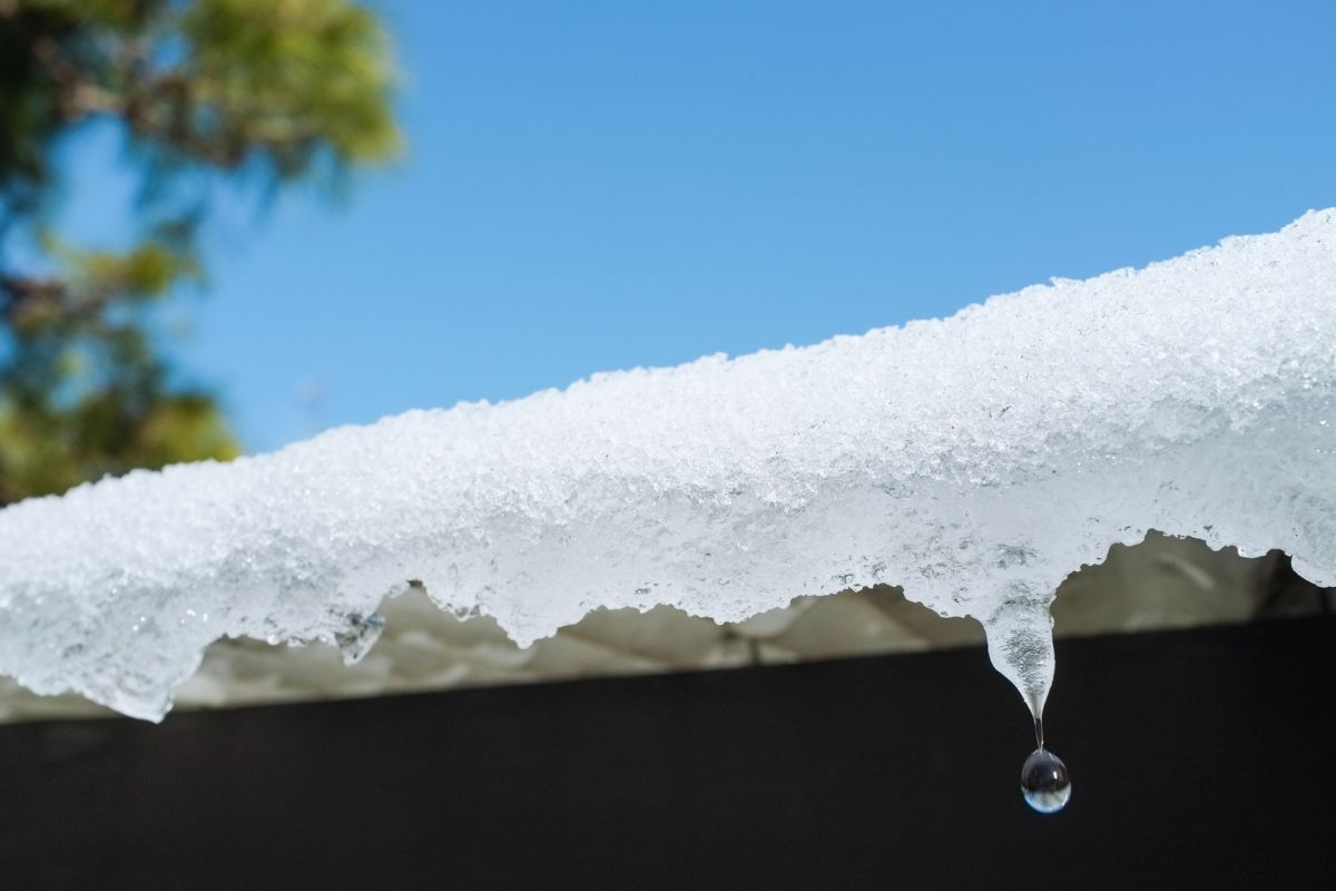 What Are Flat Roof Snow Melt Systems And How Do They Work?